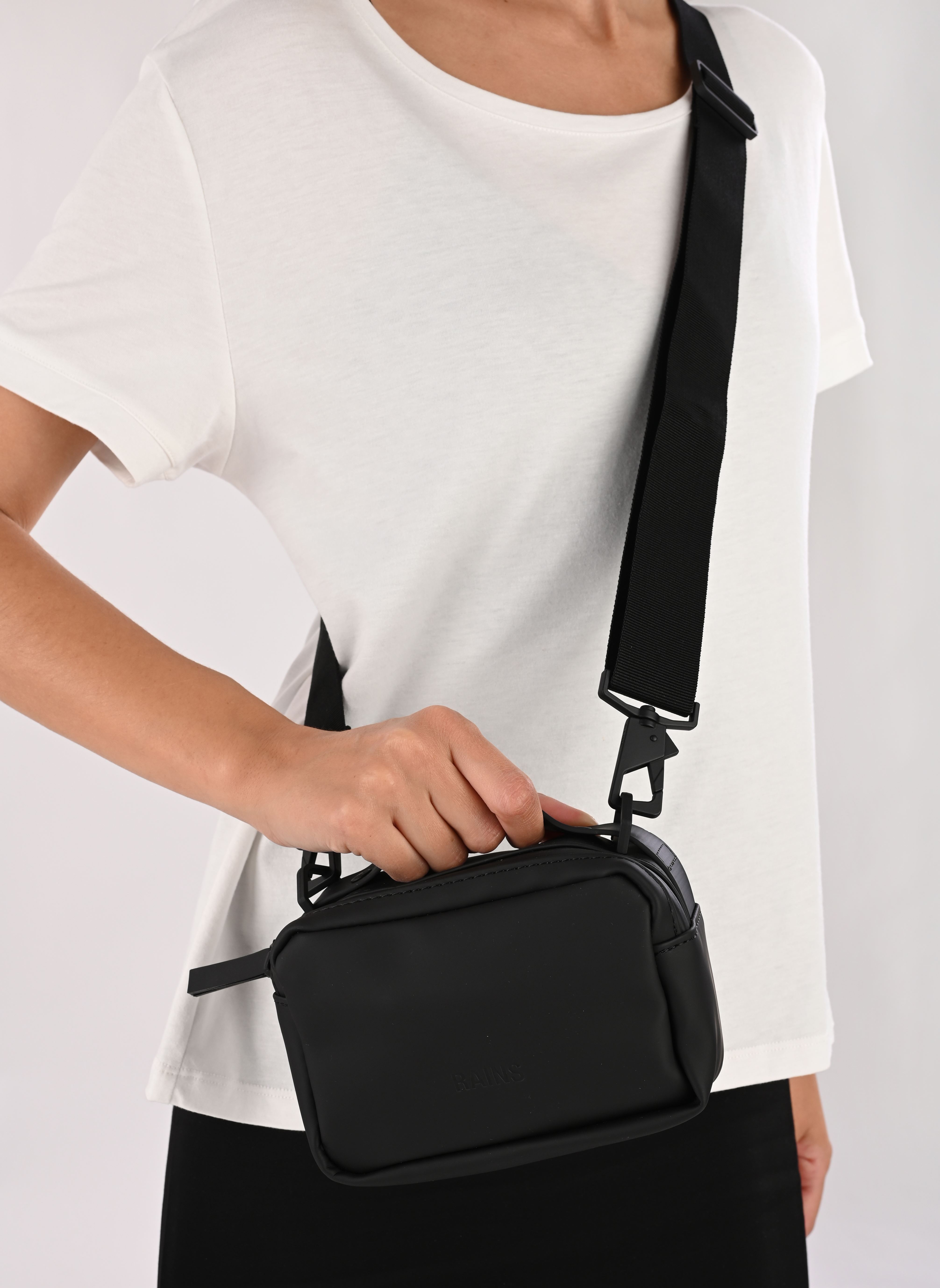 Bestel Rains Schoudertassen Box Bag Micro W3 zwart | Sarenza België