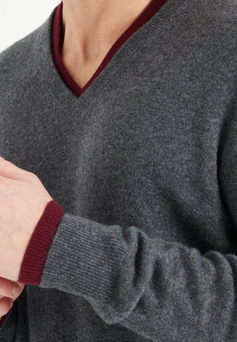 Studio Cashmere8 Pulls Pull col V homme en cachemire LUKE 1 gris ...