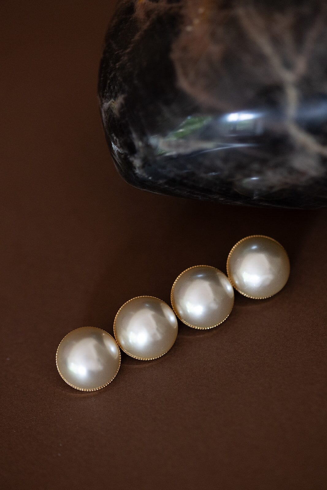 Monsieur Simone Broches broche perles doré à l'or fin - NÉLYA femme or ...