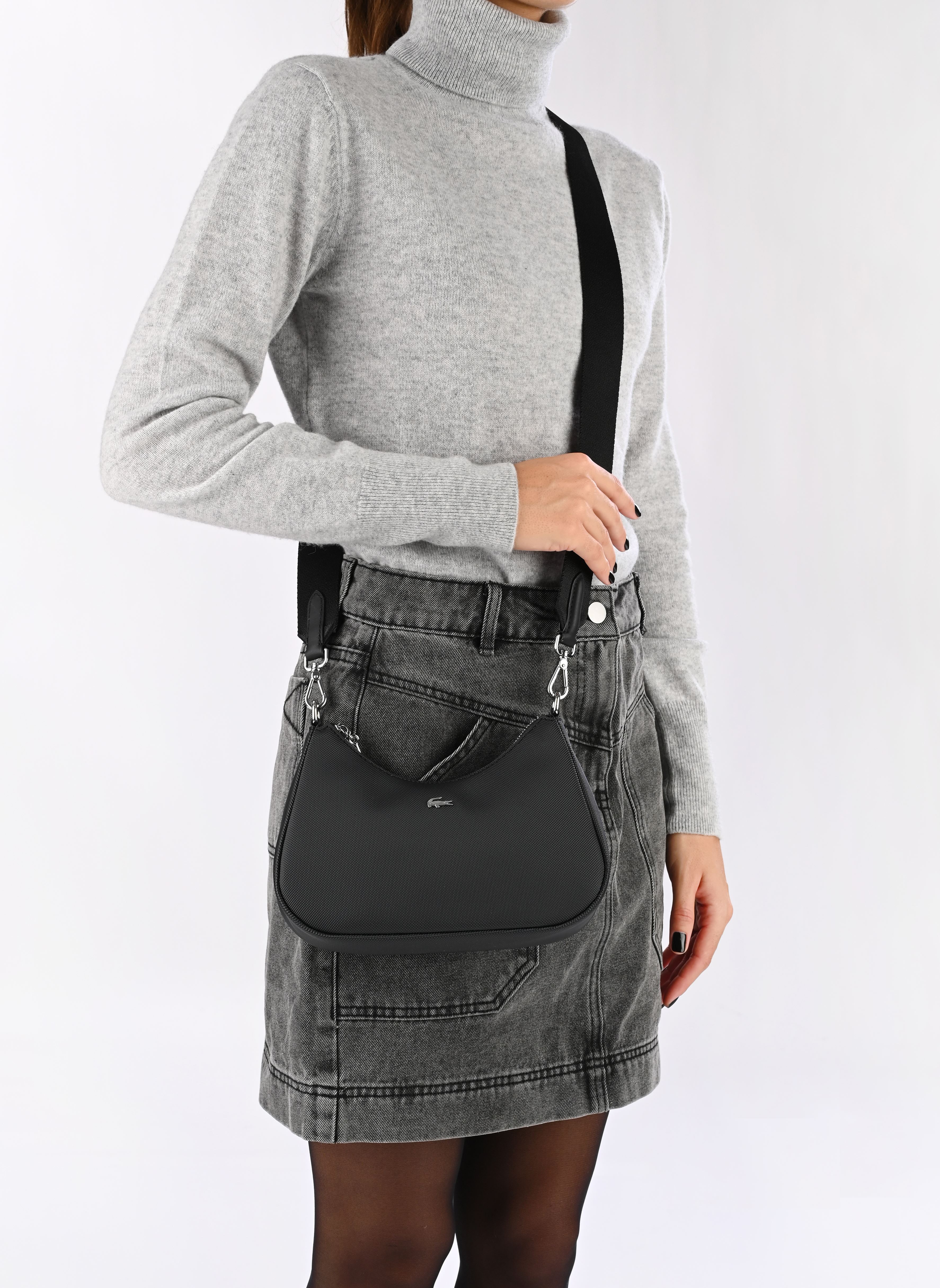 Bestel Lacoste Schoudertassen Daily City S Hobo Bag dames zwart ...