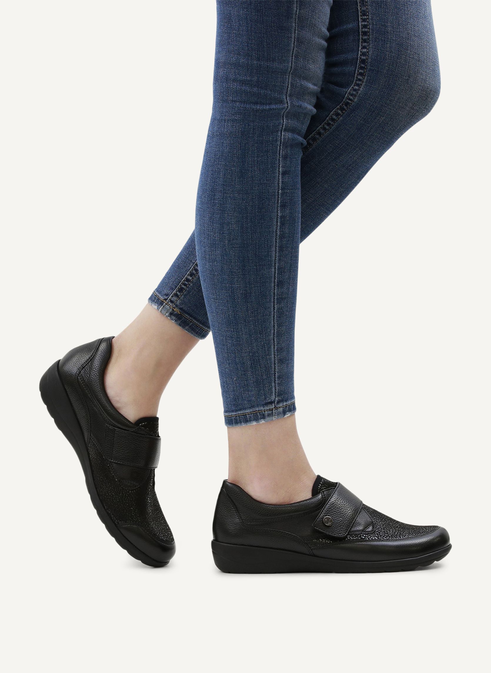 Caprice Mocassins Slipper 9-24655-43 femme noir | Sarenza France