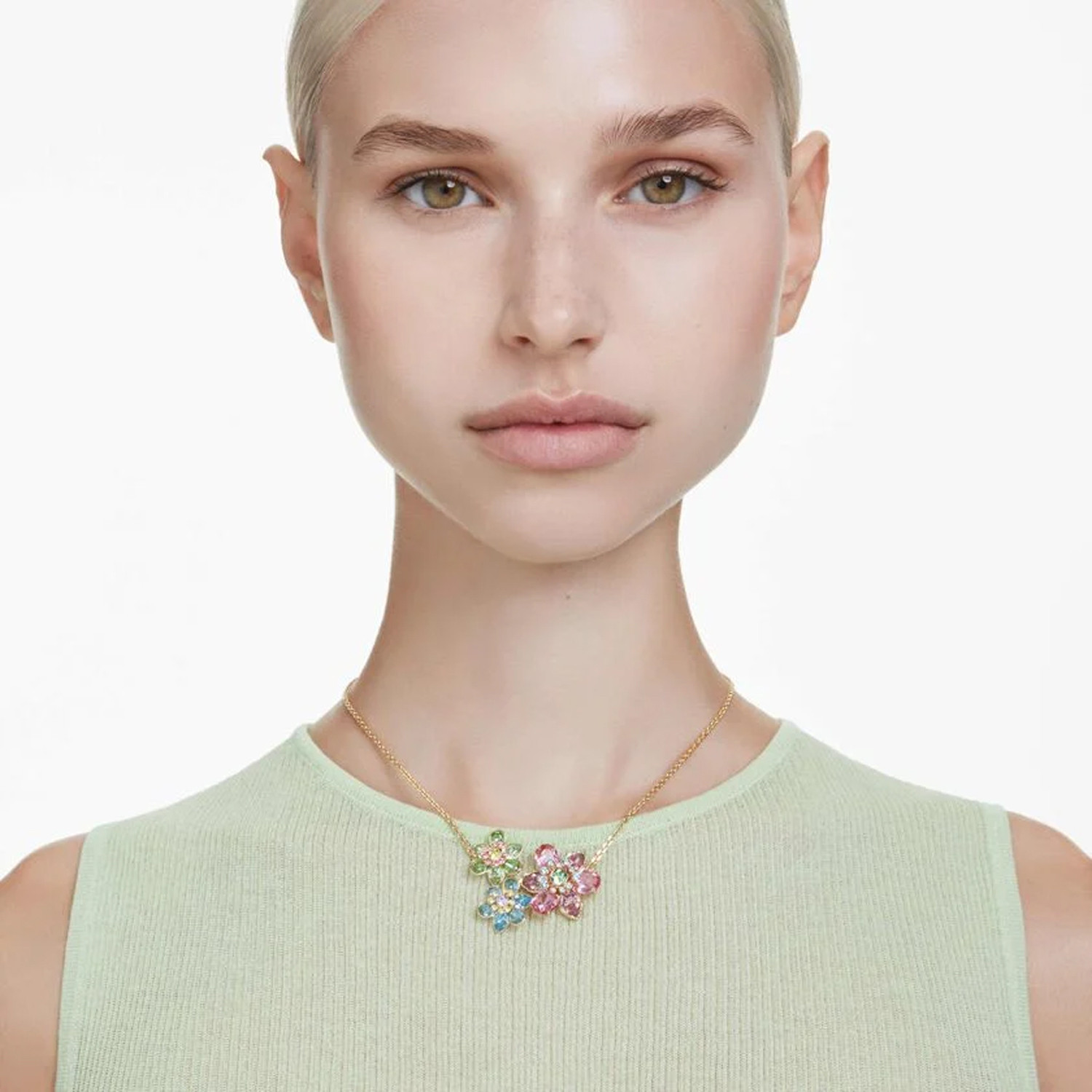 Swarovski Colliers Pendentif Swarovski Idyllia trois fleurs or ...