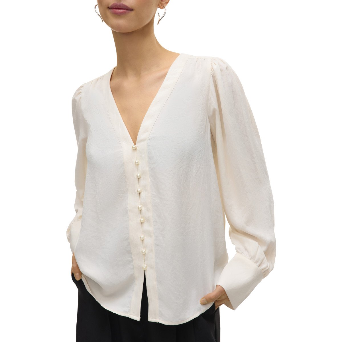 Vero Moda Chemises manches longues Chemisier écru avec un grand col v ...