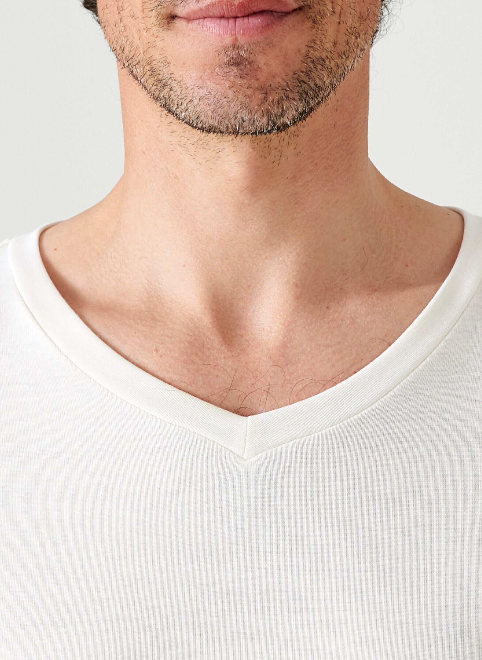 Damart Tee-shirts manches courtes T-shirt col V manches courtes fine ...