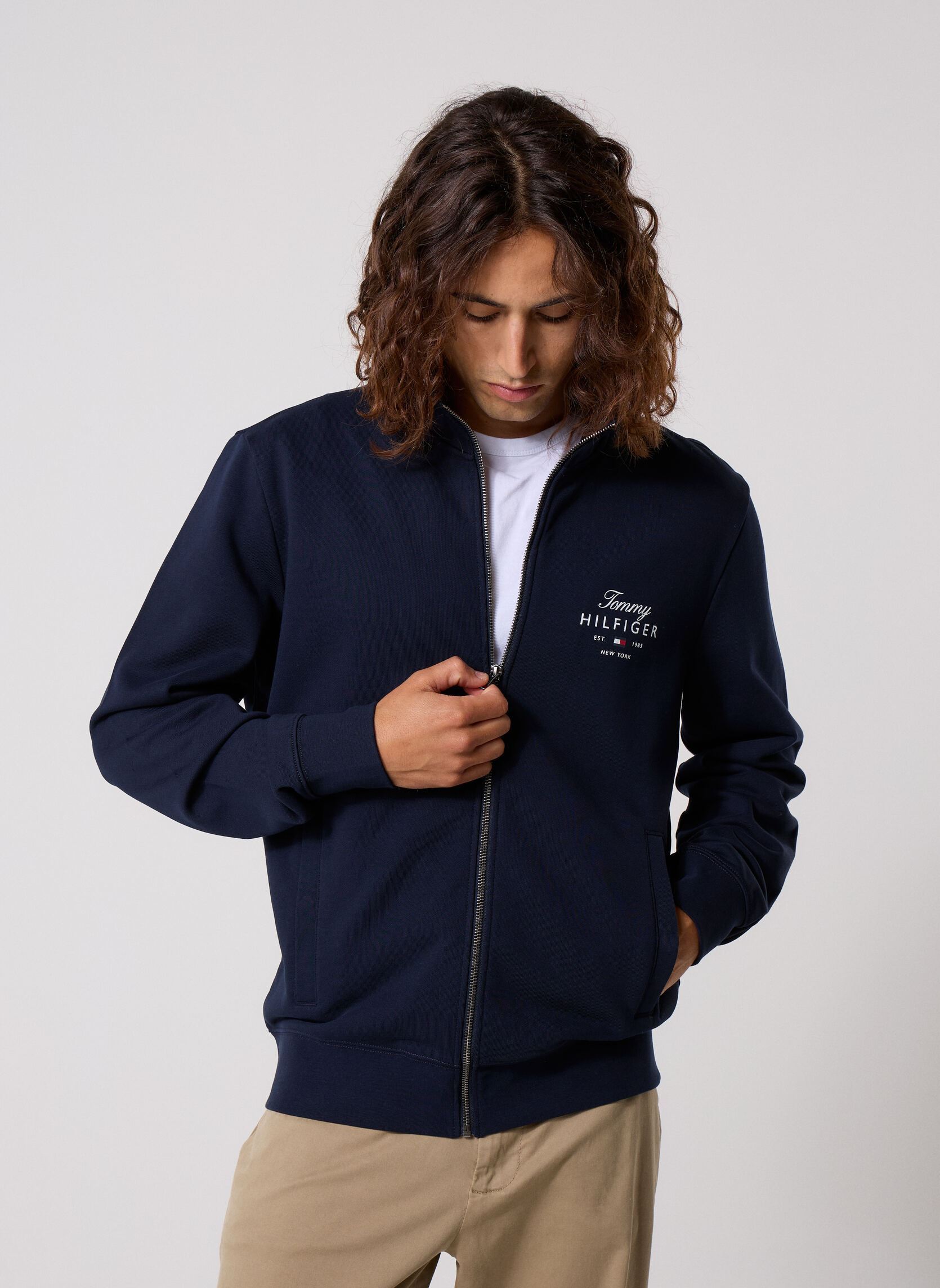Tommy Hilfiger Sweats zippés Script Stack Fz Stan homme bleu | Sarenza ...