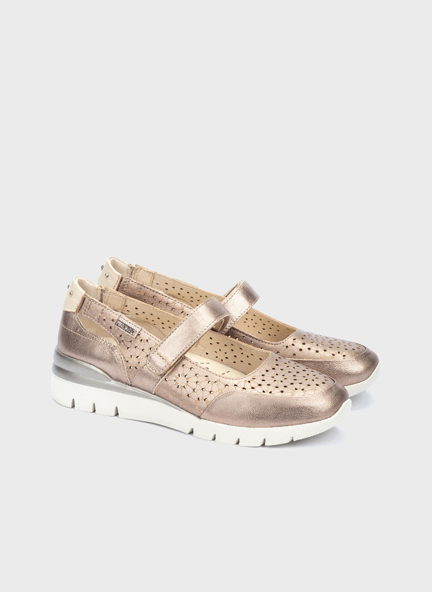 Pikolinos Baskets basses Baskets cuir CANTABRIA femme argent | Sarenza ...