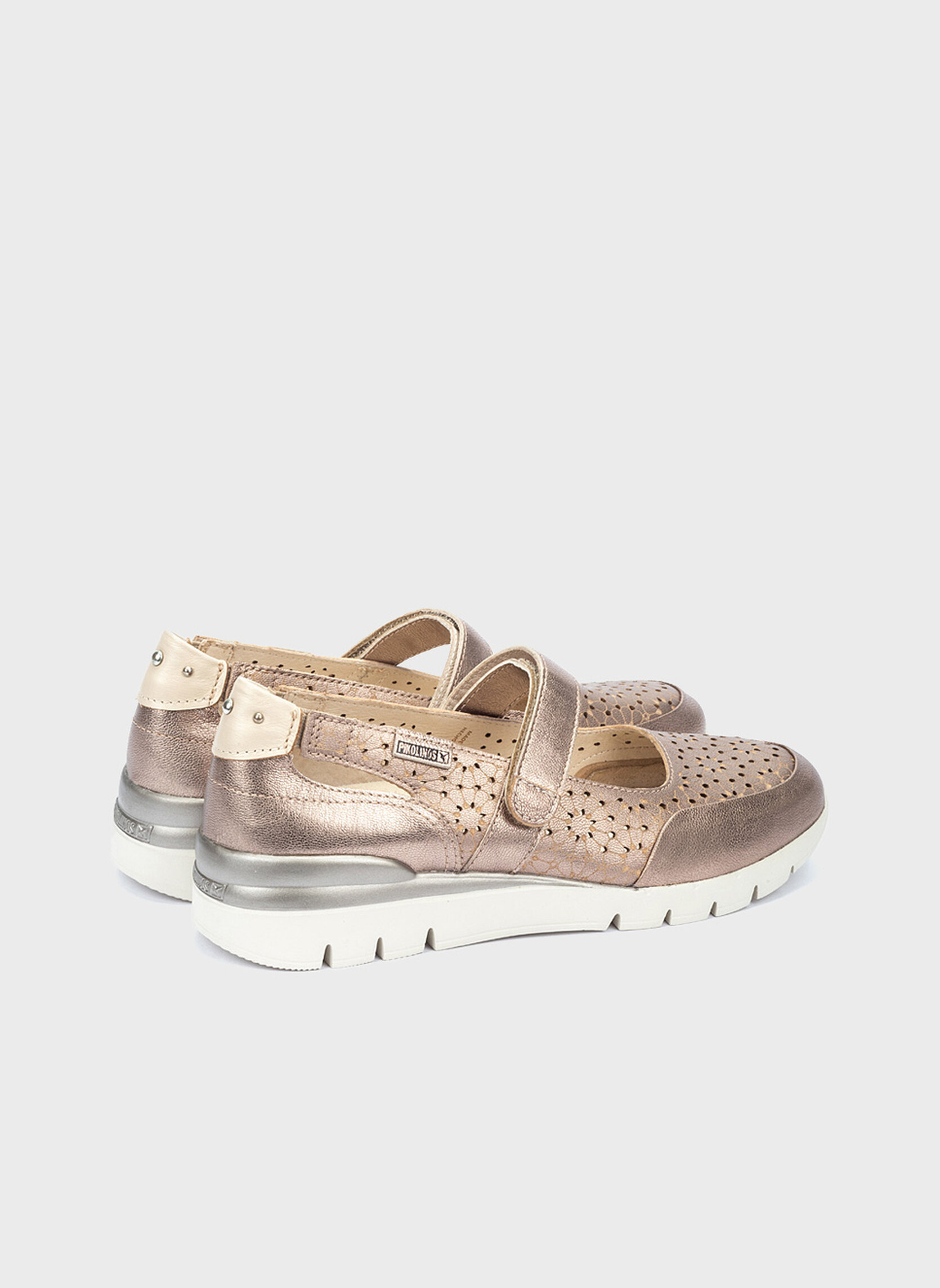 Pikolinos Baskets basses Baskets cuir CANTABRIA femme argent | Sarenza ...