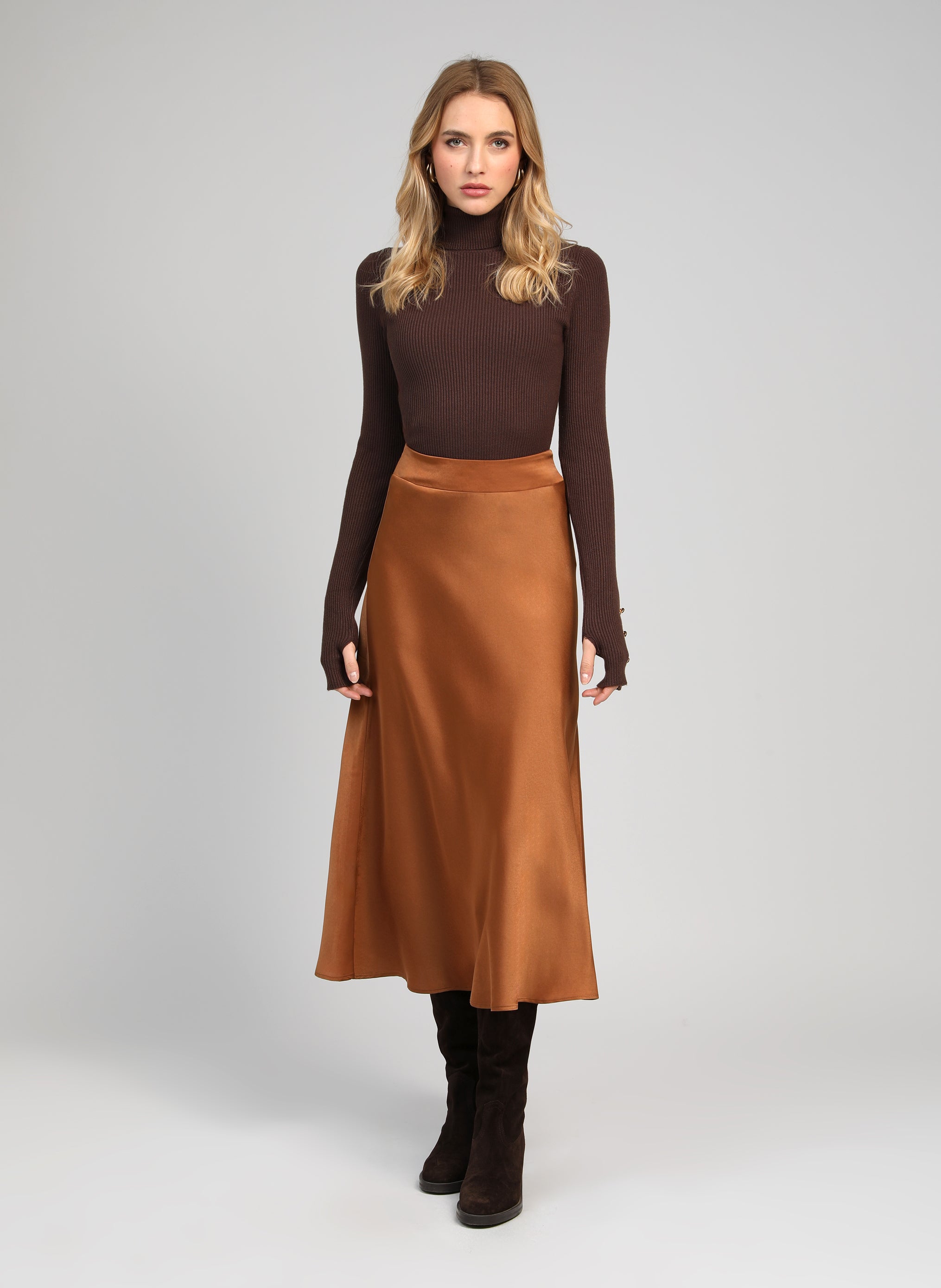 An'ge Jupes mi-longues JUPE LONGUE JAKIA daim femme beige | Sarenza France